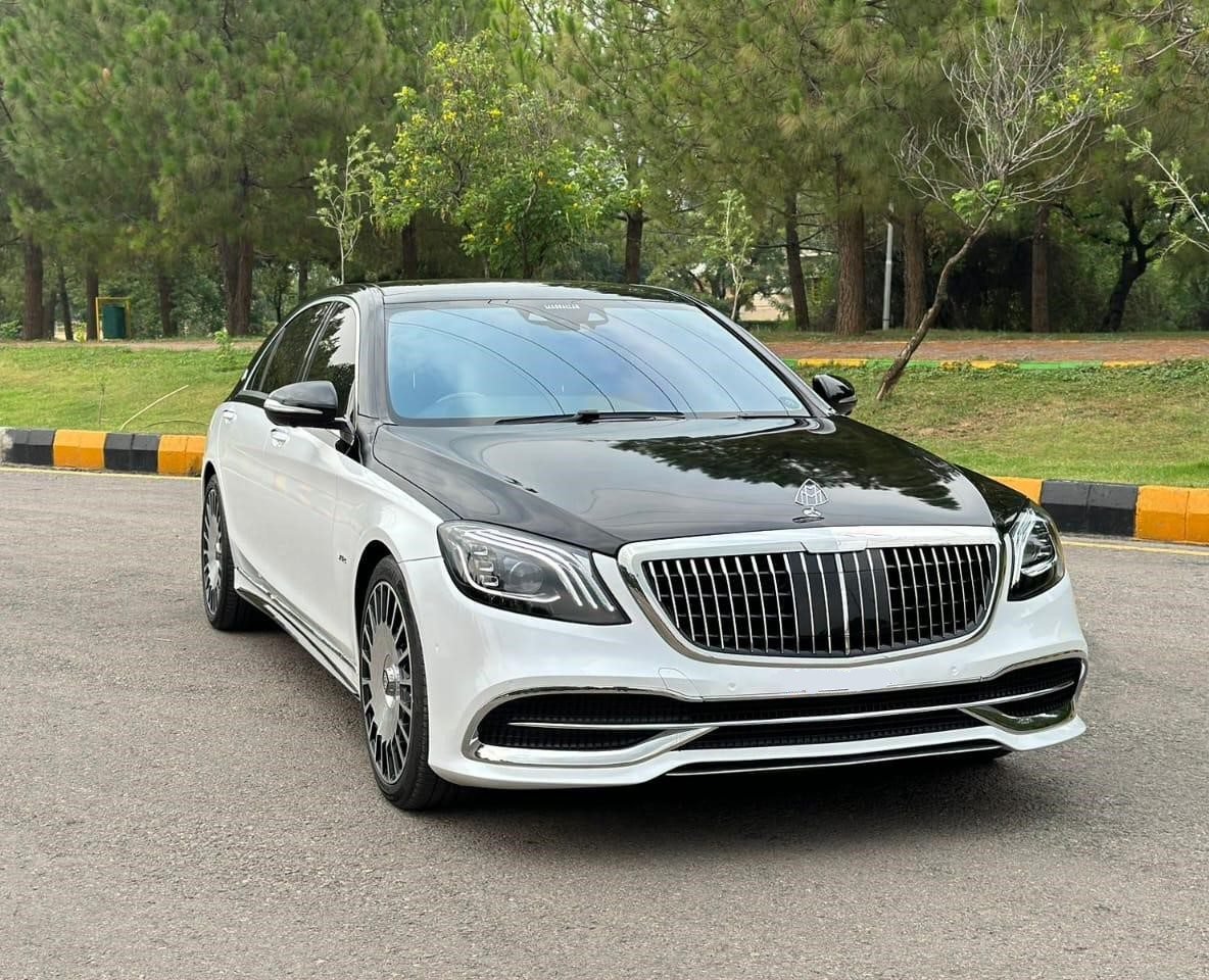 Mercedes S680 Maybach - Safari Rent a Car